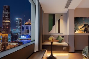 Quarto Duplo Superior, Vista para a cidade | Edredões de penas, secretária adequada para computadores portáteis