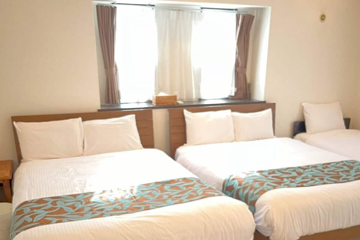 Condo família | 2 quartos, ferros/tábuas de passar roupa, Wi-Fi de cortesia