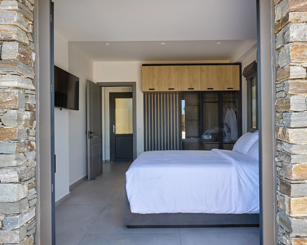 Emerald Tinos - Greece