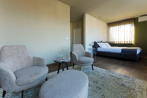 Penthouse Familiar, Vista para a cidade | Edredões de penas, cofre no quarto, cortinas/cortinados opacos 