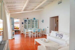 Apartamento, vista para o mar | Sala de estar