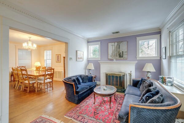 1 Mi To East Falls Station: Home W/ Office! - Washington, D.C.