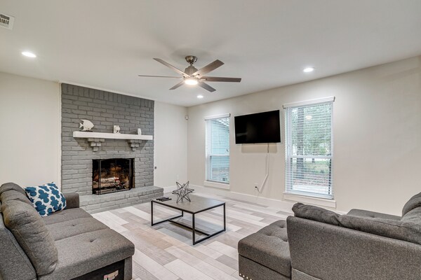 3 Mi To The Woodlands: Warm & Welcoming Home! - Texas