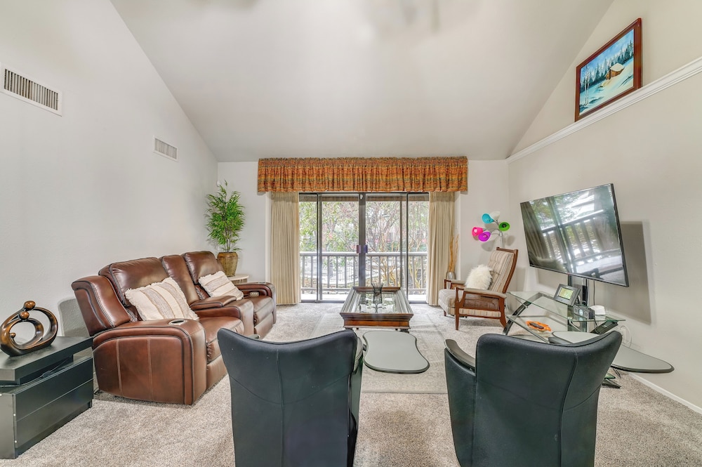 12 Mi To Downtown Dallas: Irving Condo W/ Balcony - 어빙