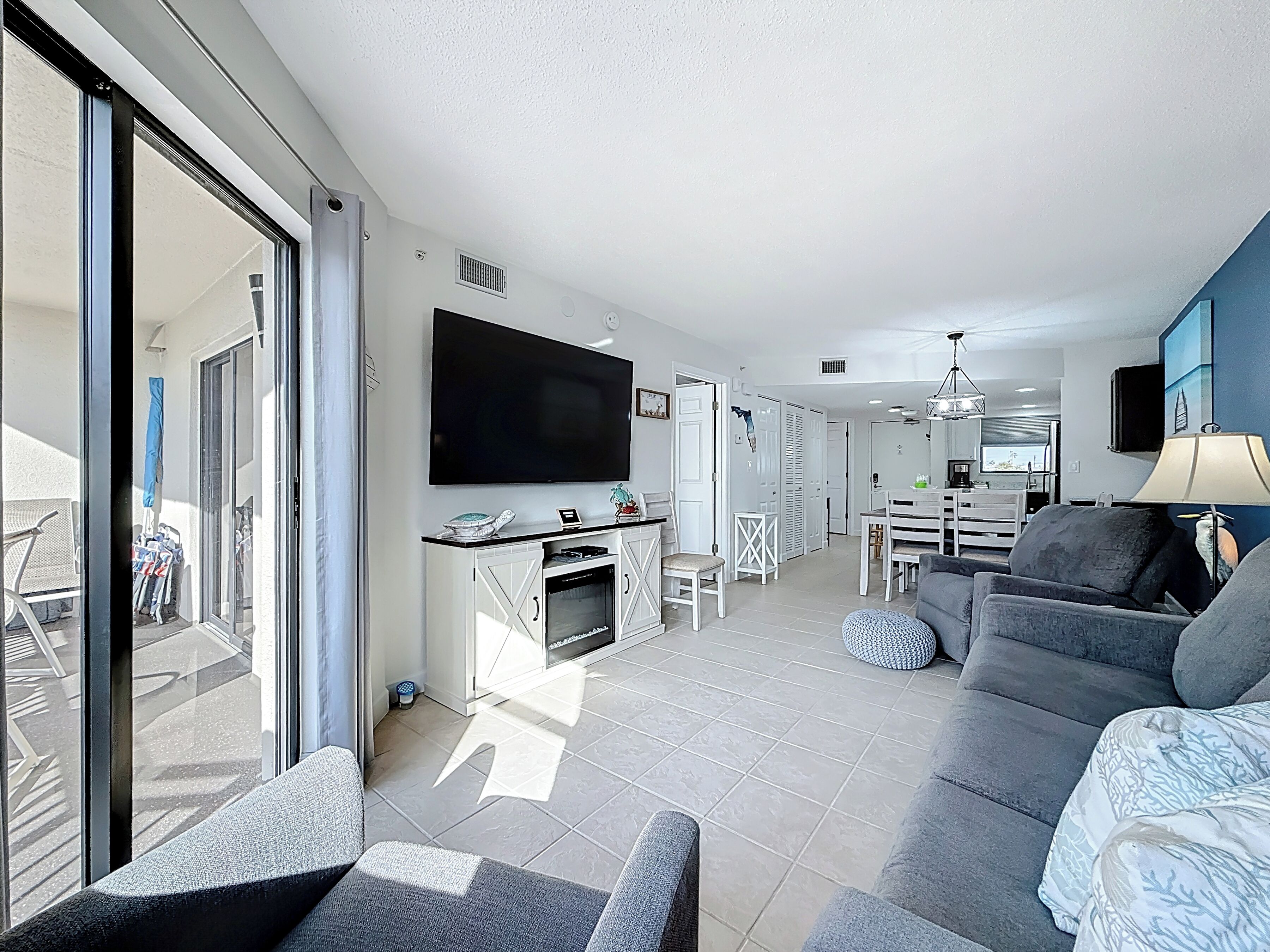 Coastal Oasis | Beachfront Pool | Sunset Views - St. Pete Beach, FL