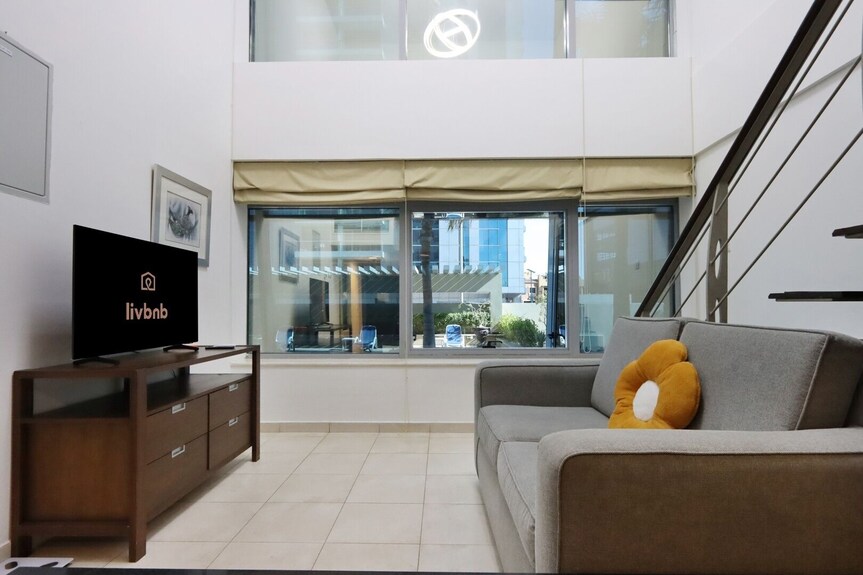 Livbnb-convenient Loft Type 1b, Dubai Sports City - Dubai