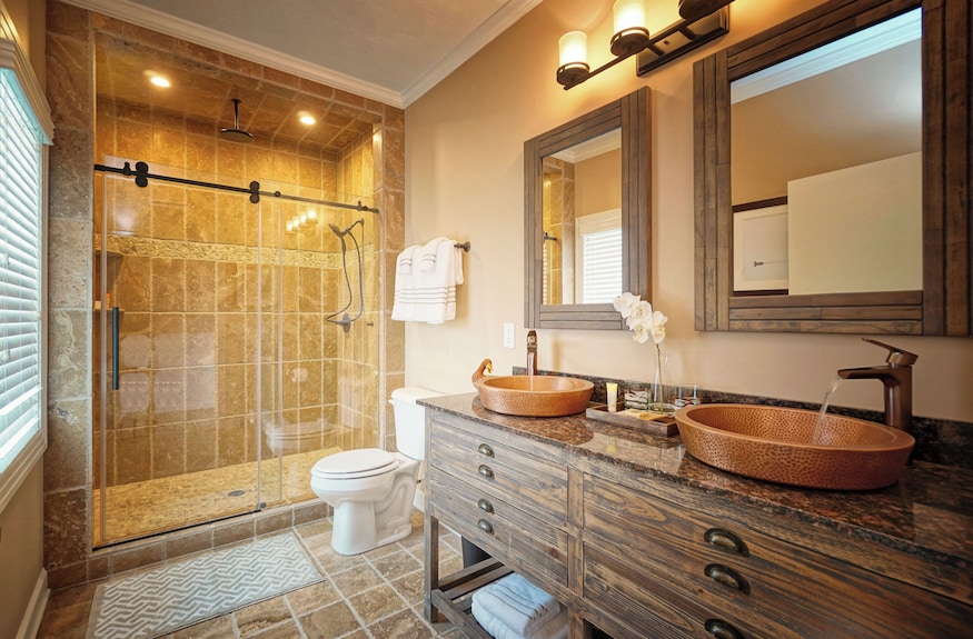 Charming Waterfront Hotel With Balcony, Wifi And Ac In Delightful Suffolk - Suffolk, VA