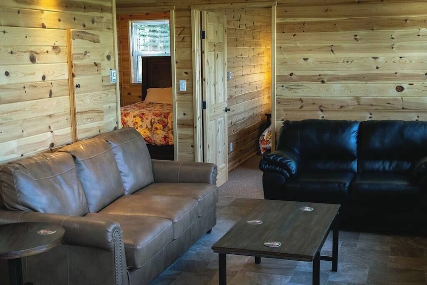 Deer Run Cabin - Lakewood Park Cabins - Kenora