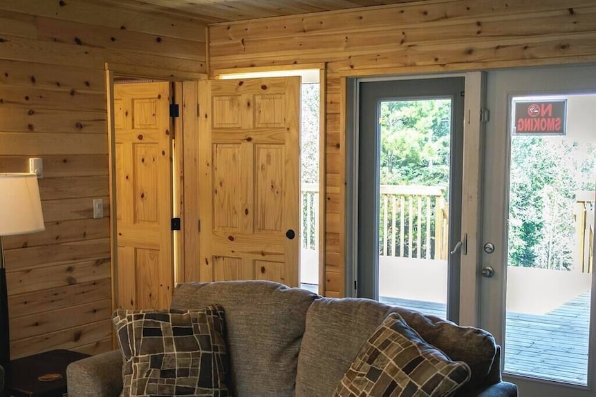 The Lily Pads Cabin - Lakewood Park Cabins - Kenora