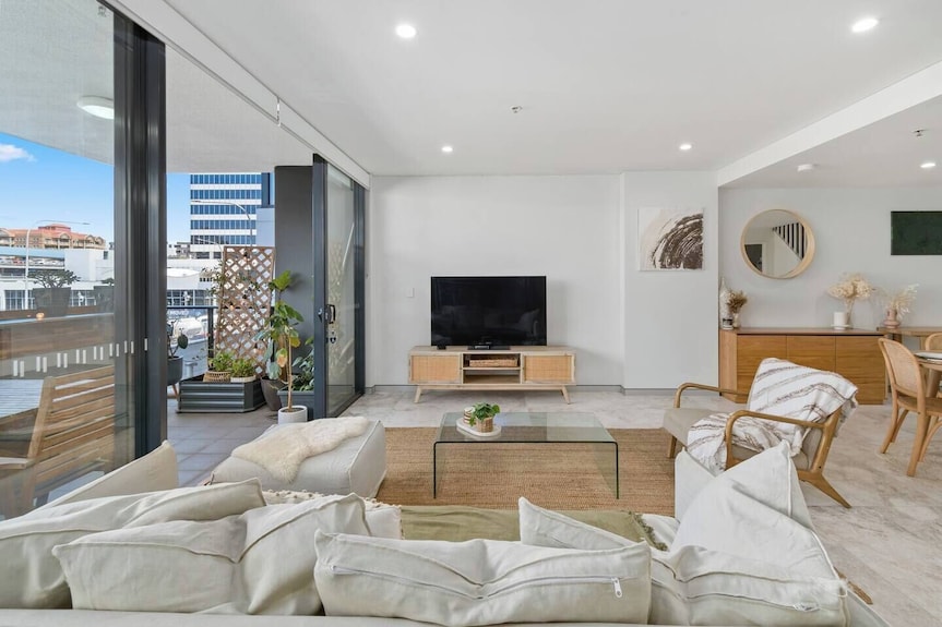 Crown Beach Escape Stylish Comfort By The Sea - Wollongong