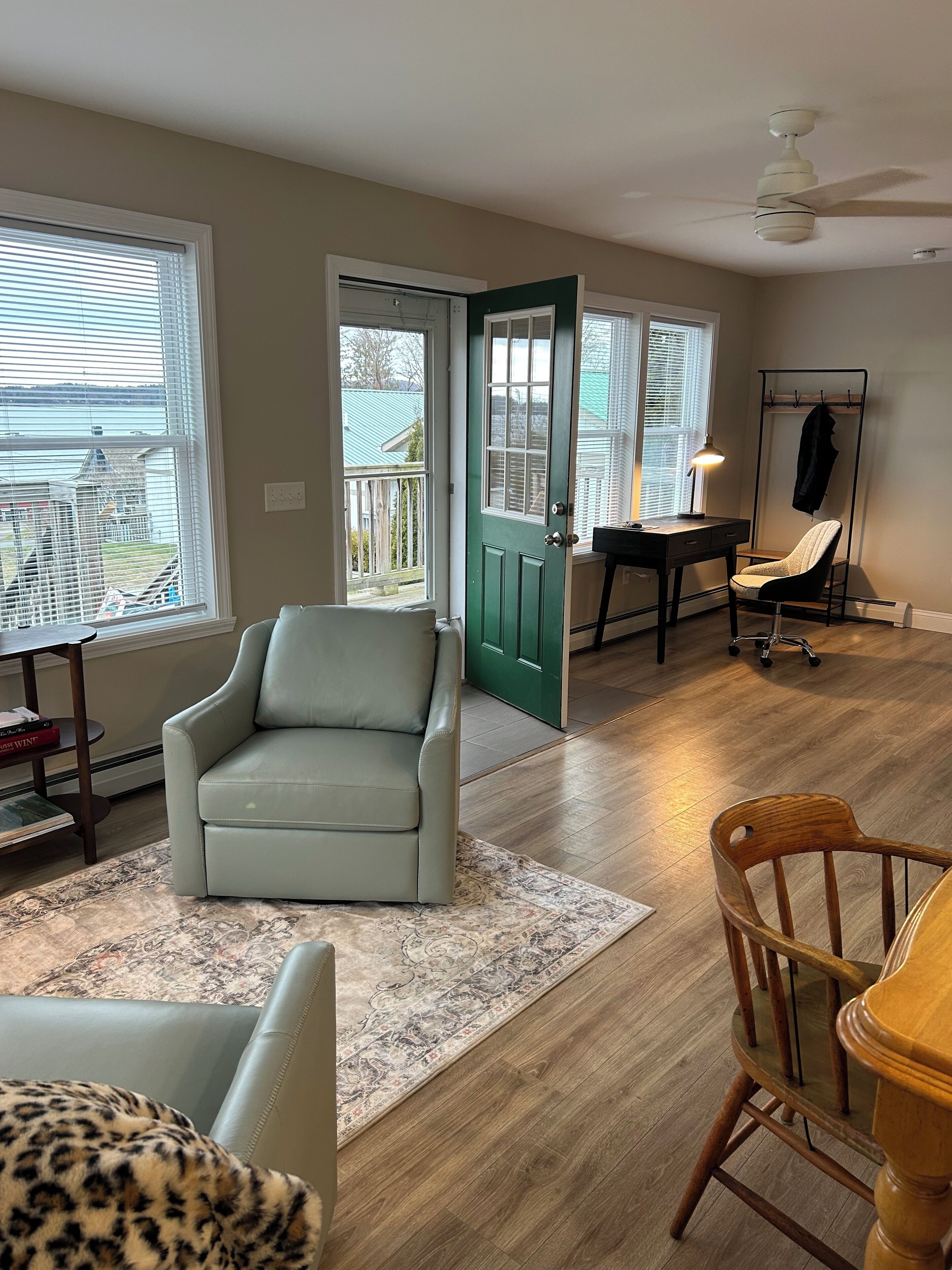 Newly Renovated Spacious Home With Amazing Views Of Lake Champlain - Burlington, VT