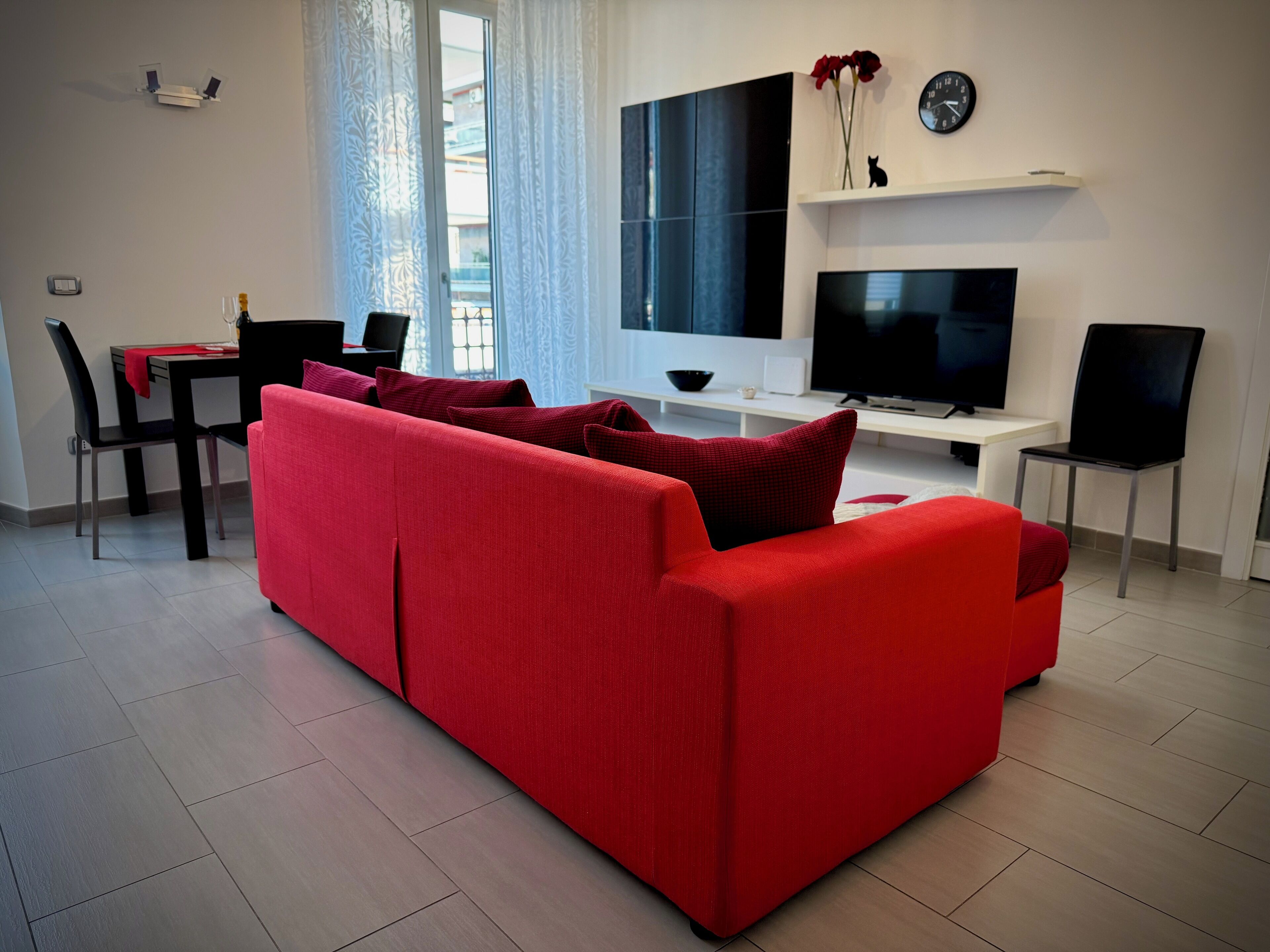 Modern Apartment In City Center, 5 Min. Walk From Rail Station And  Cruise Port. - Civitavecchia