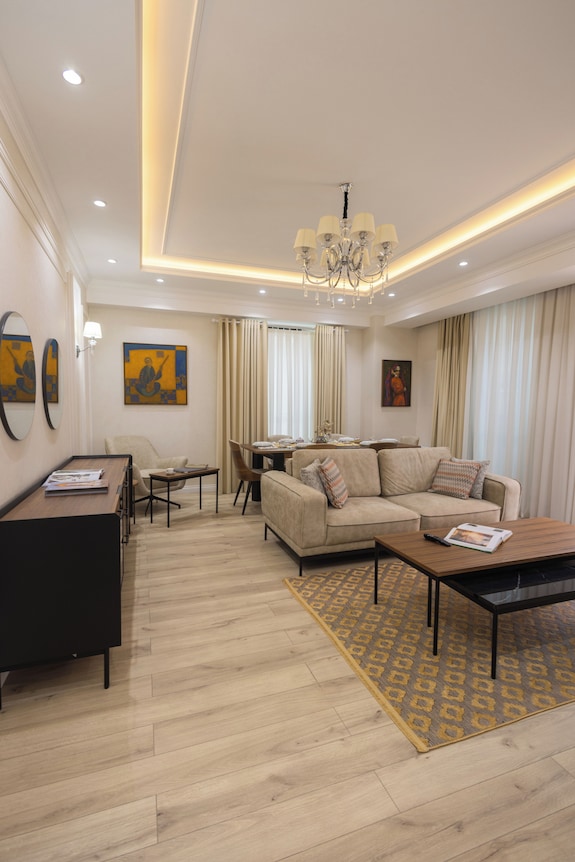 Urban Oasis: Unparalleled Terrace Views In The Heart Of The City - Dushanbe