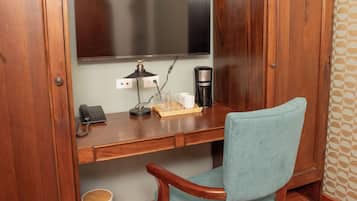 Quarto presidencial | Área de estar | Smart TV 50 polegadas com canais digitais