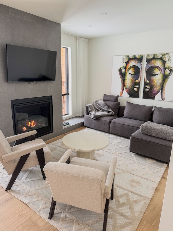 Ski-in Adjacent 200m- 3br Free Shuttle Sleeps 8 - Québec