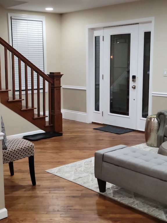 Modern & Cozy 4 Bedroom, 6 Tv's, Ms. Pacman, Walk To Starbucks! - Kanawha State Forest, Charleston