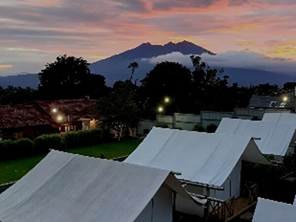 D'royale Tapos Resort Bogor - Bogor