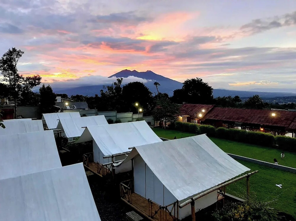 Grand Royale Tapos Resort Bogor - Bogor