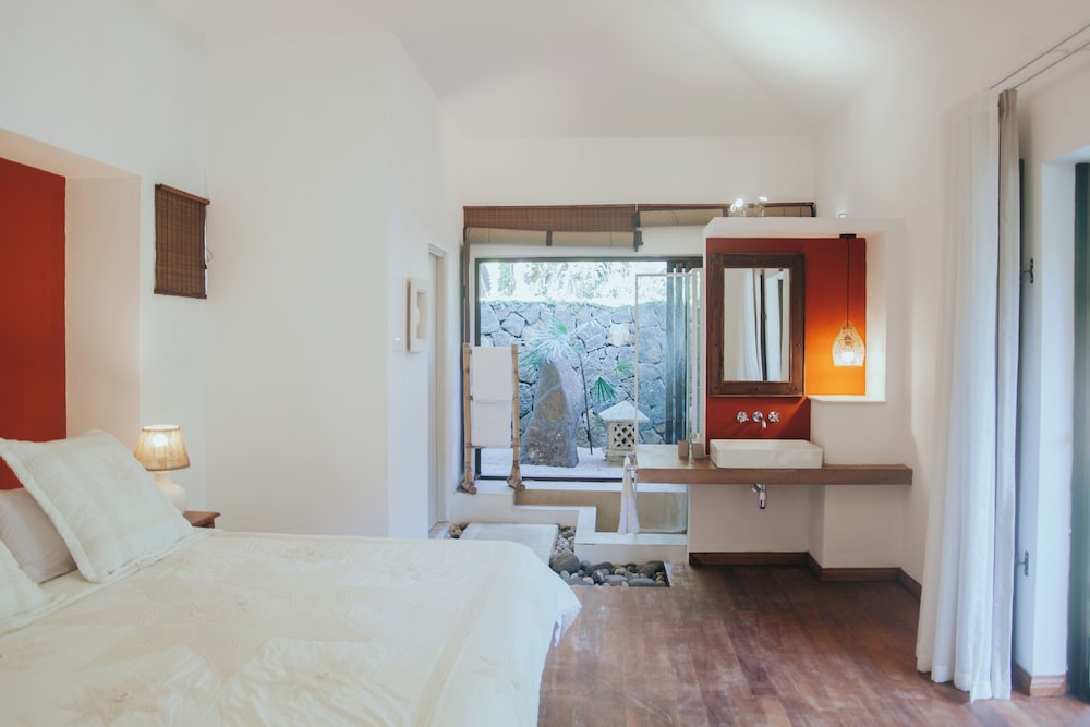 Barachois Cabana - Exceptional Villa with Private Beach Access ...