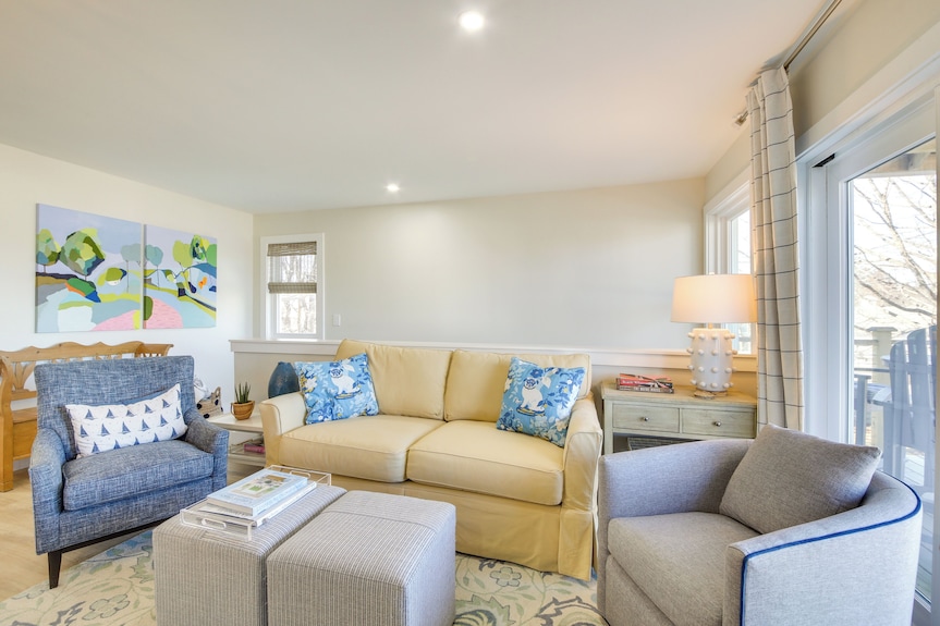 Deck W/ Water Views: Quiet East Boothbay Retreat! - Round Pond, ME