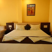 Escrivaninha, quartos à prova de som, Wi-Fi de cortesia