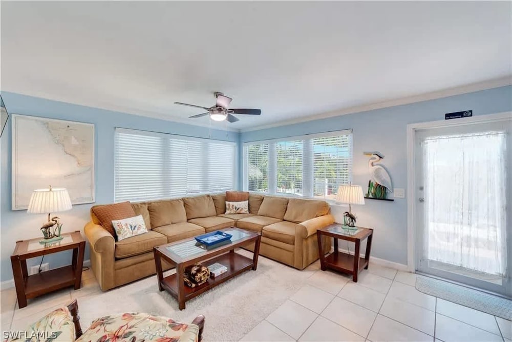 Brand New Coral Reef Suite Located In Paradise Island Estate - Fort Myers Beach, FL