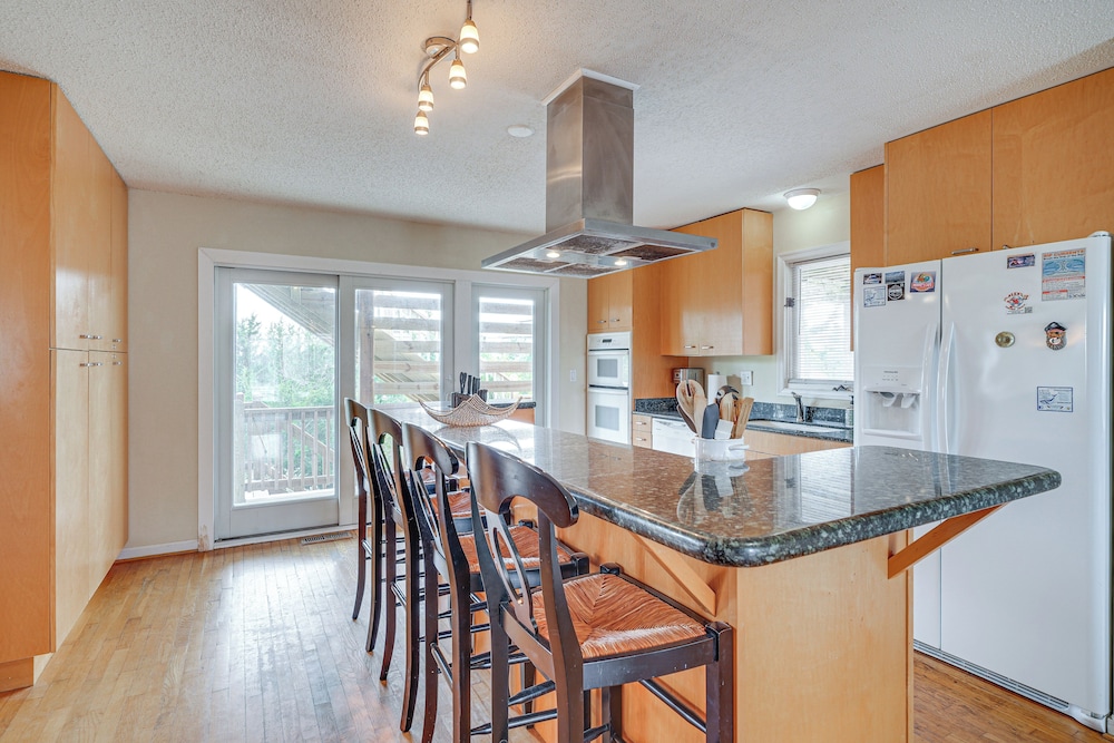 Rooftop Deck & Hot Tub: Outer Banks Family Getaway - Outer Banks, NC