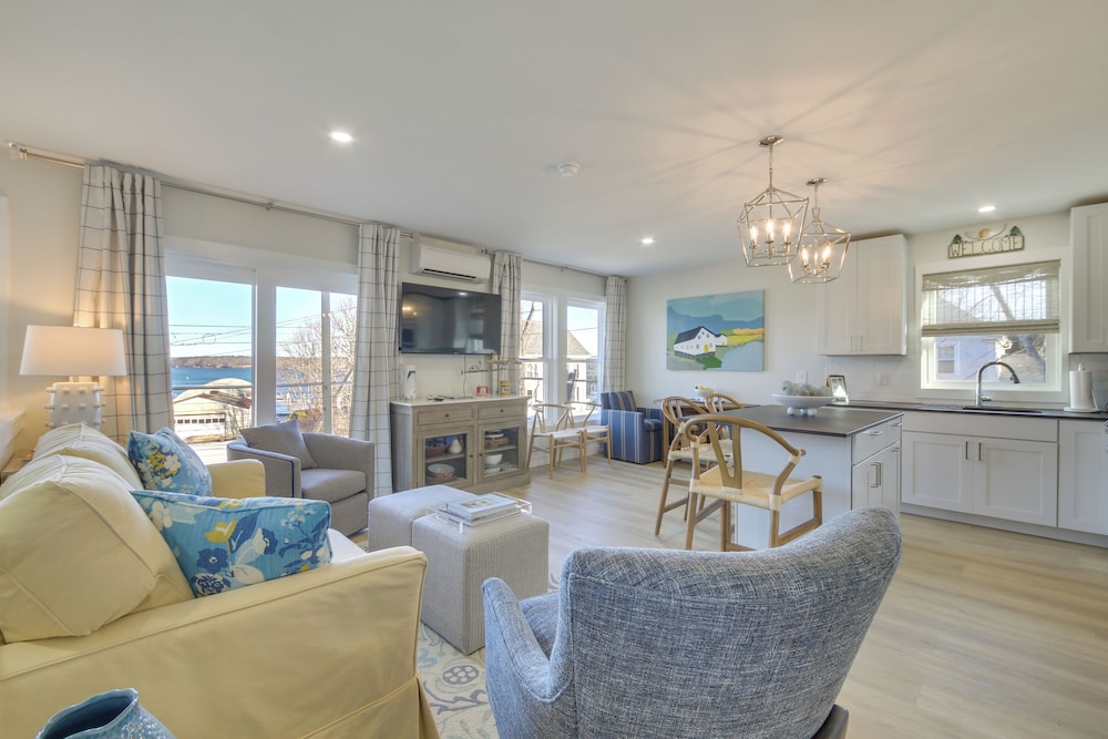 Deck W/ Water Views: Quiet East Boothbay Retreat! - Boothbay, ME