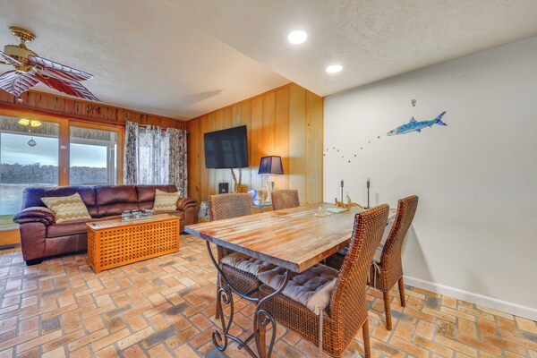 River-view Condo W/ Boat Slip In Welaka! - Welaka State Forest, Crescent City