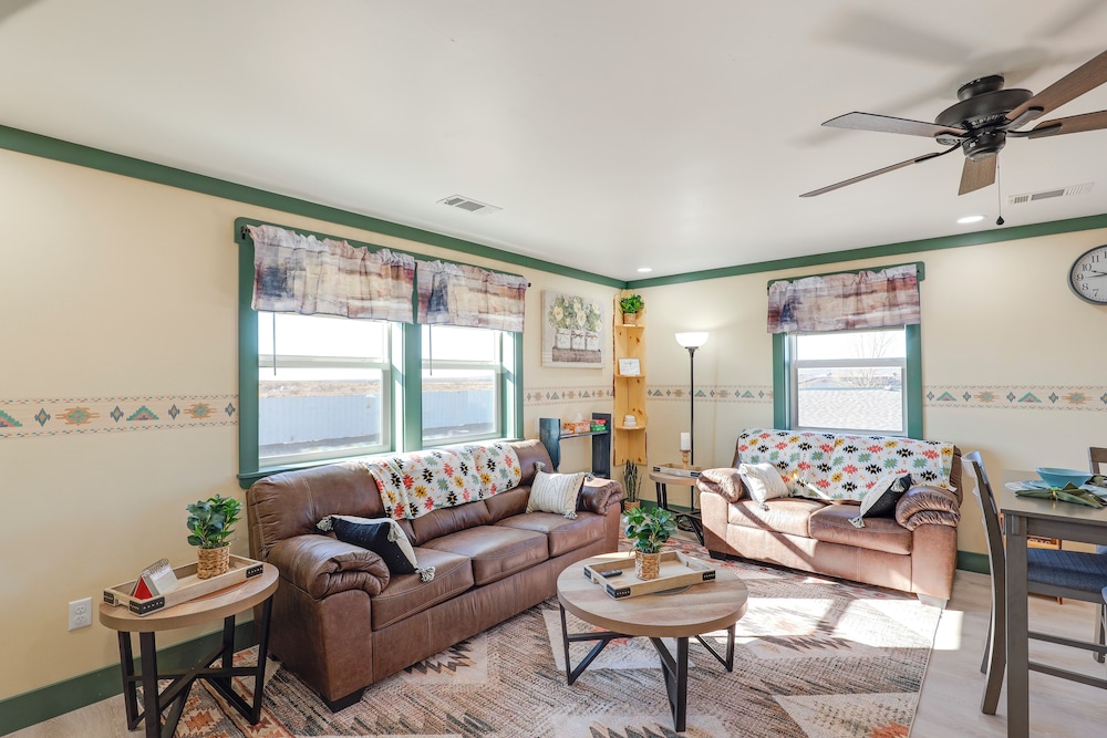 9 Mi To Lake Carlsbad: Pet-friendly Apt - Carlsbad, NM