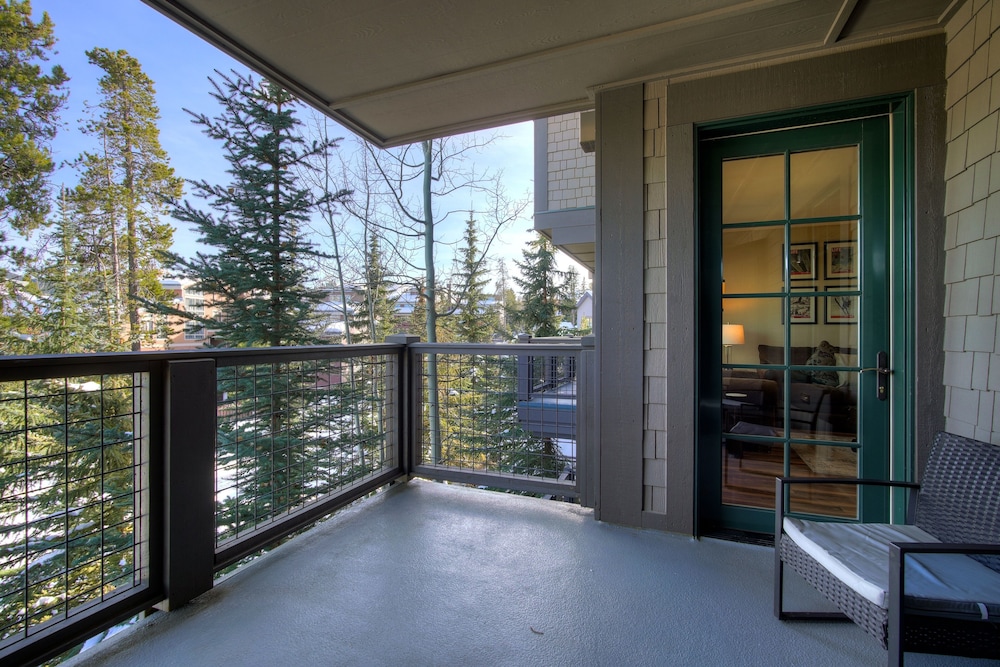 Cozy Ski Chalet With Large Balcony 1 Bedroom Condo - Breckenridge, CO
