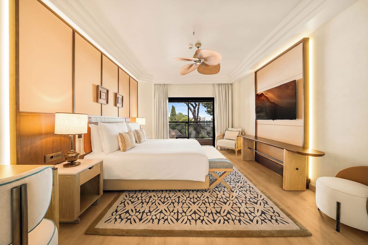Suite, terraço, vista para o mar | Roupa hipoalergénica, minibar, secretária