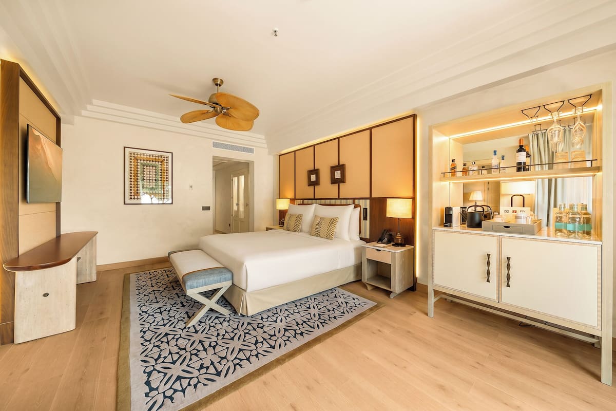 Suite, 1 quarto, vista para o mar | Roupa hipoalergénica, minibar, secretária