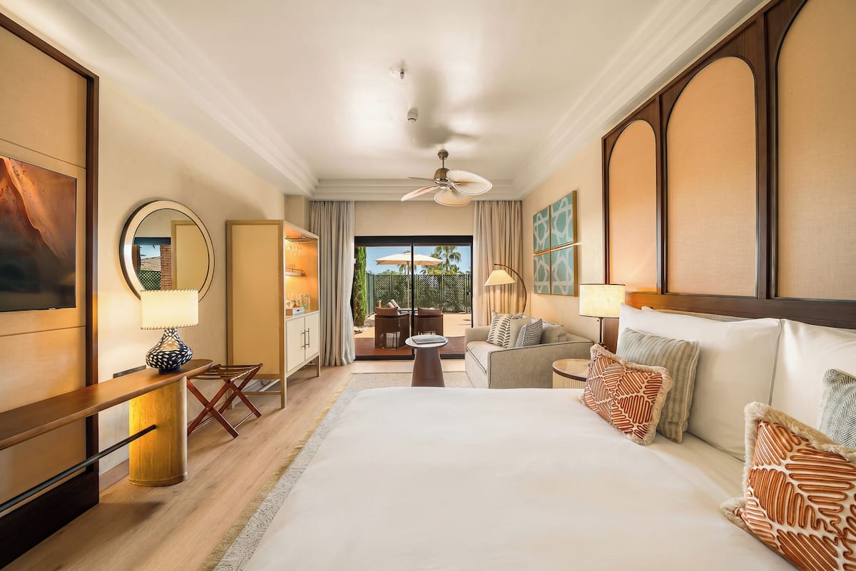 Suite Júnior, terraço | Roupa hipoalergénica, minibar, secretária