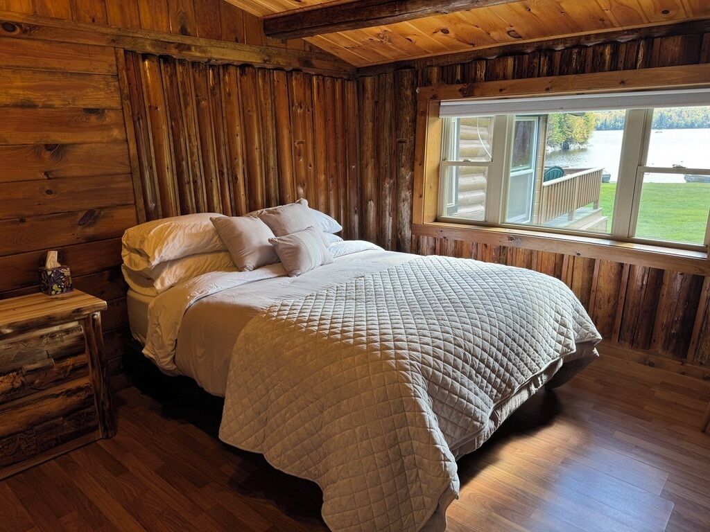 Awesome Log Cabin On The 1st Connecticut Lake! - Pittsburg, NH
