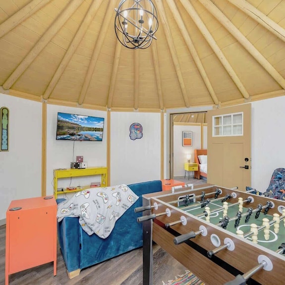 Magnolia + Monroe Luxury Connected Yurt-cabins - Canyon Lake, TX