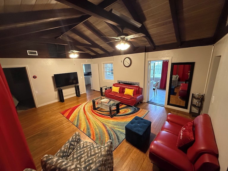 New- House In Gorgeous Melbourne Downtown On Main Street. - Melbourne