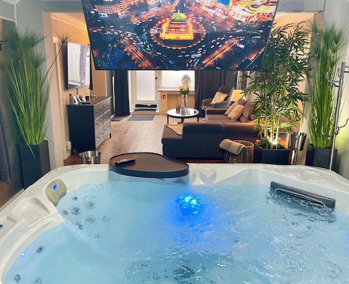 Whirlpool Studio Pretty - Large Whirlpool In The Living Room - Hamburg