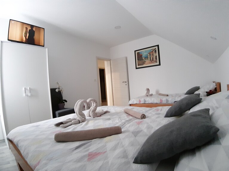 Charming 2-bedroom Apartment 2 With Wifi, Ac In Delightful Plitvice Lakes - Rakovica