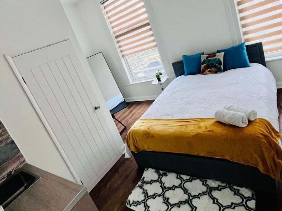 Estúdio Comfort, casa de banho anexa, Vista para a cidade | Secretária, Wi-fi grátis, roupa de cama fornecida