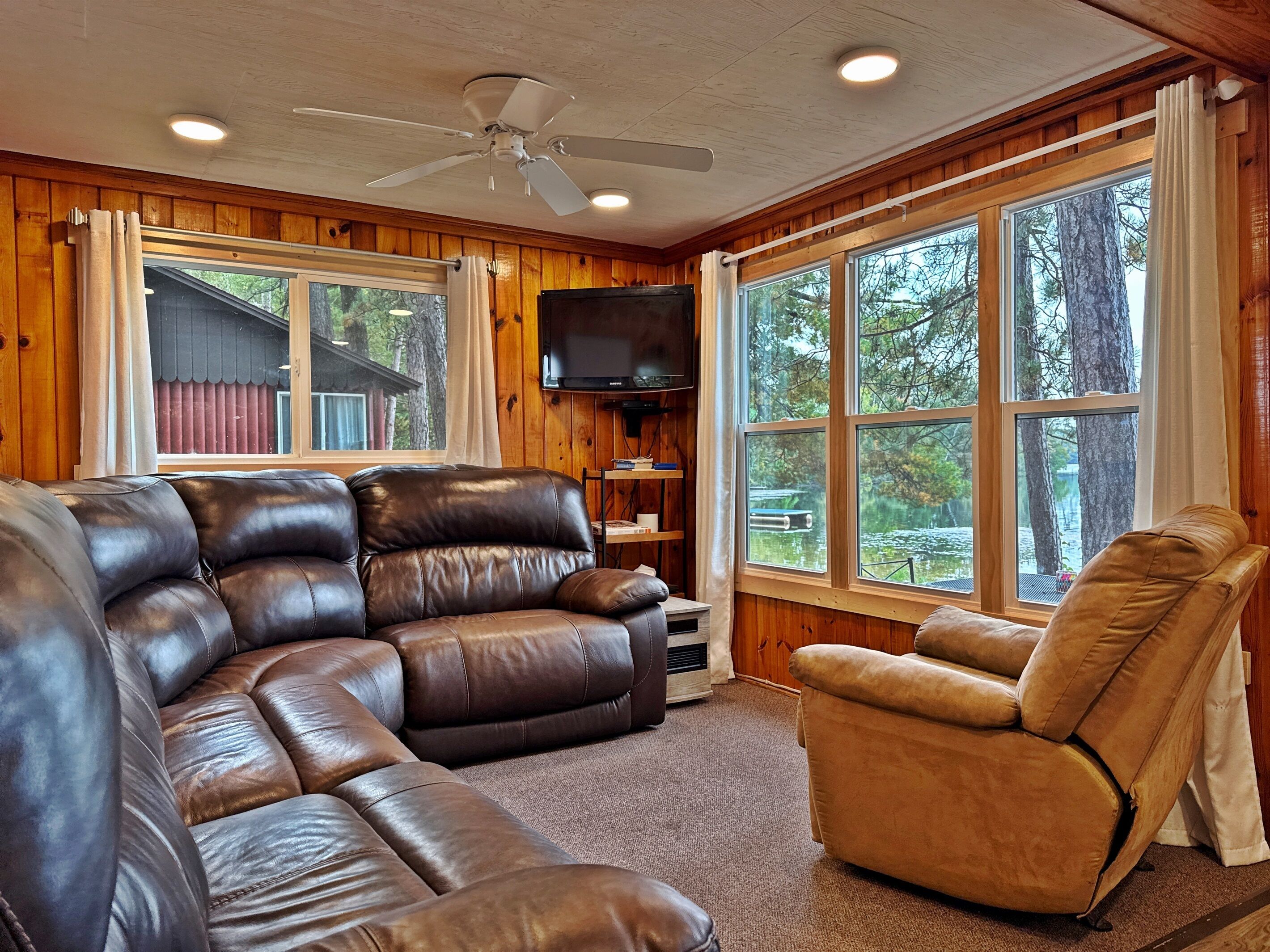 Shady Rest Cabin #8, 3bd, Sunset Views, Beach, Pets Welcome, Swimming, Firepit - Rhinelander, WI