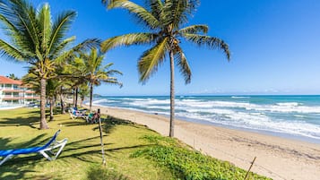 Apartamento, 1 quarto, fumadores, varanda | Praia | Na praia