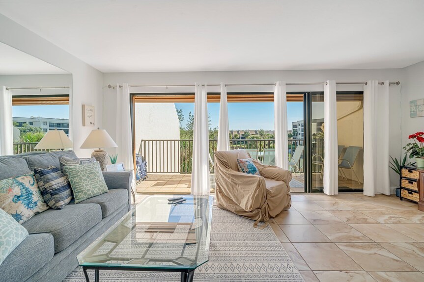 Lagoon-view Resort Unit In Siesta Key - 西埃斯特基