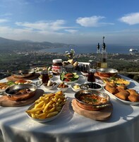 Café da manhã feito na hora todos os dias (TRY 500 por pessoa) 
