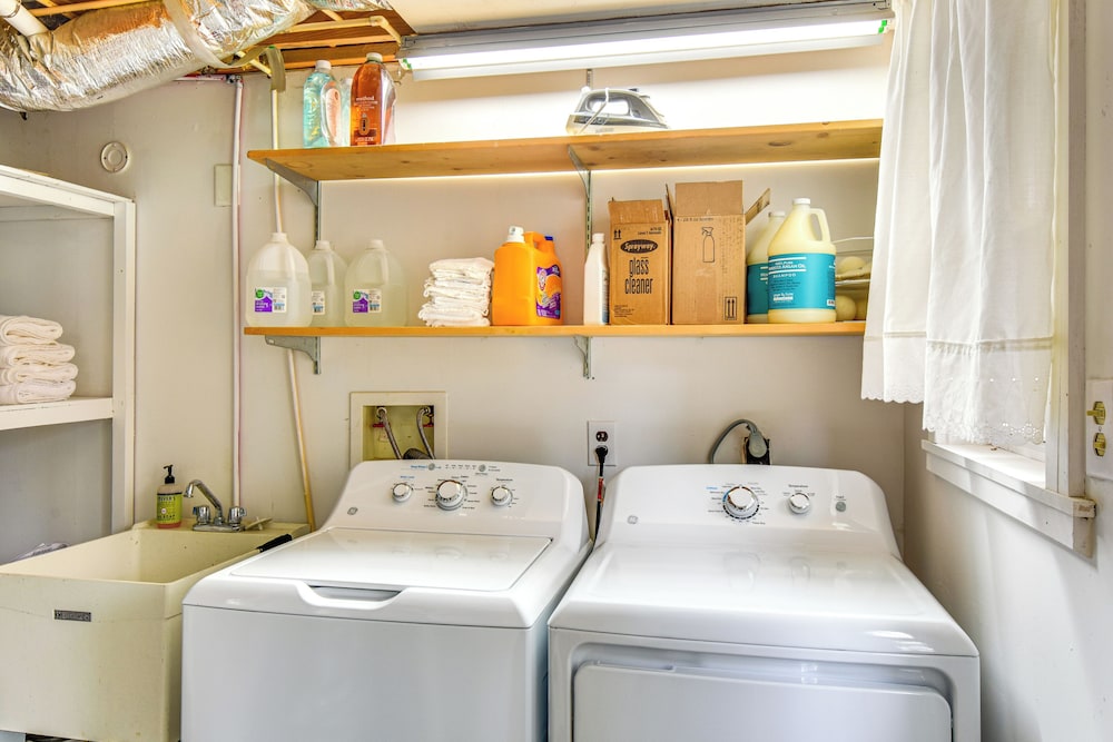 1 Mi To Beach: Lake Rabun Home W/ Carriage House - Tallulah Falls