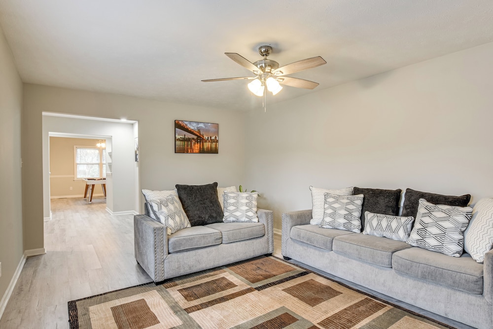 3 Mi To Dtwn Fayetteville: Home W/ Pool Table - Fayetteville, NC