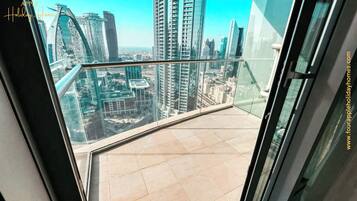 Suite-Estúdio de Luxo, varanda, Vista para a cidade | Varanda