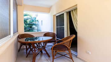 Apartamento, 2 quartos, fumadores, varanda | Varanda