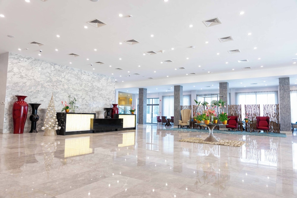 Palms Airport City Formerly Holidayinn - Accra