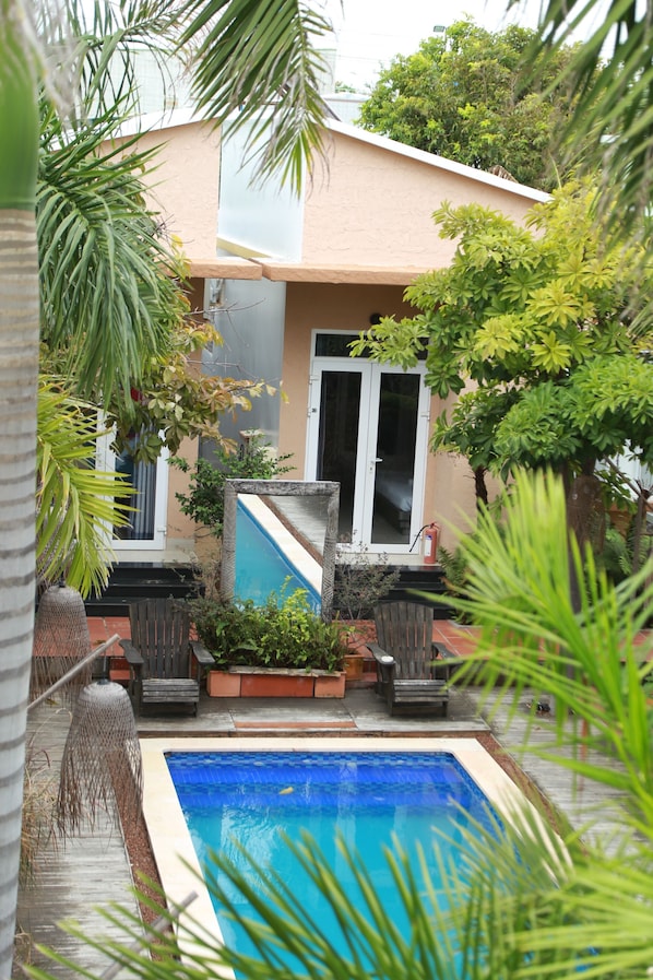 Quarto Duplo Superior, não fumadores, vista para a piscina | Vista do quarto